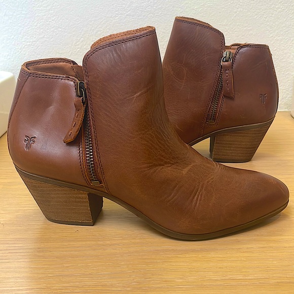 Frye | Shoes | Frye Judith Double Zip Booties New Size 8 | Poshmark